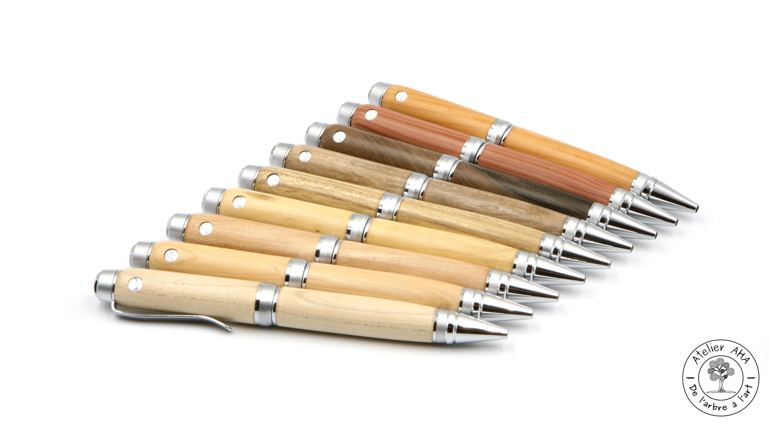 Un stylo artisanal : préférez-le en bois français - Atelier AHA